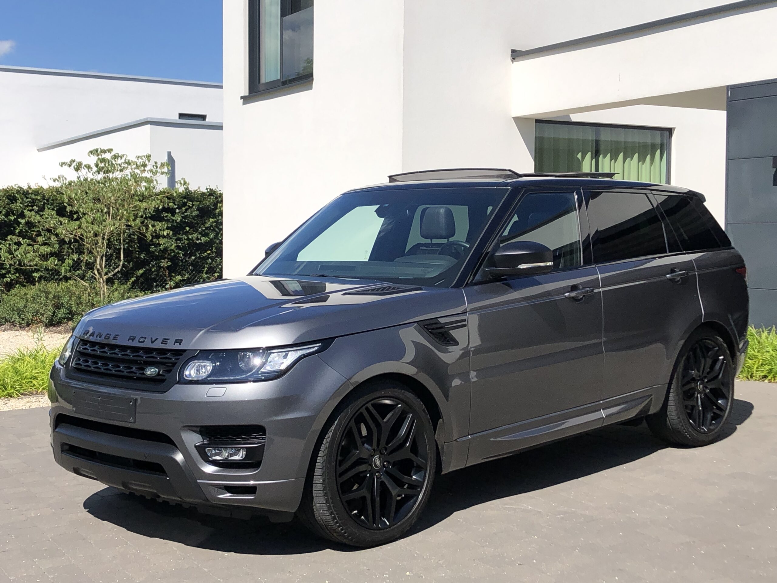 Range Rover Sport HSE Stealth pack – DRX premium cars